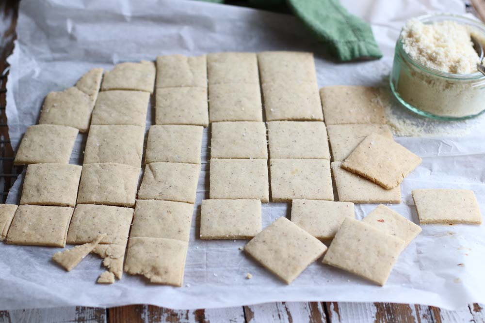 How to Make Homemade Crackers: Easy Recipe with Simple Ingredients ...