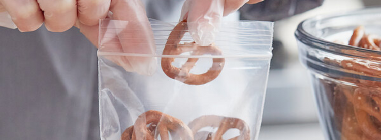 How to Seal Plastic Bags at Home: Easy Methods with Instruction in ...